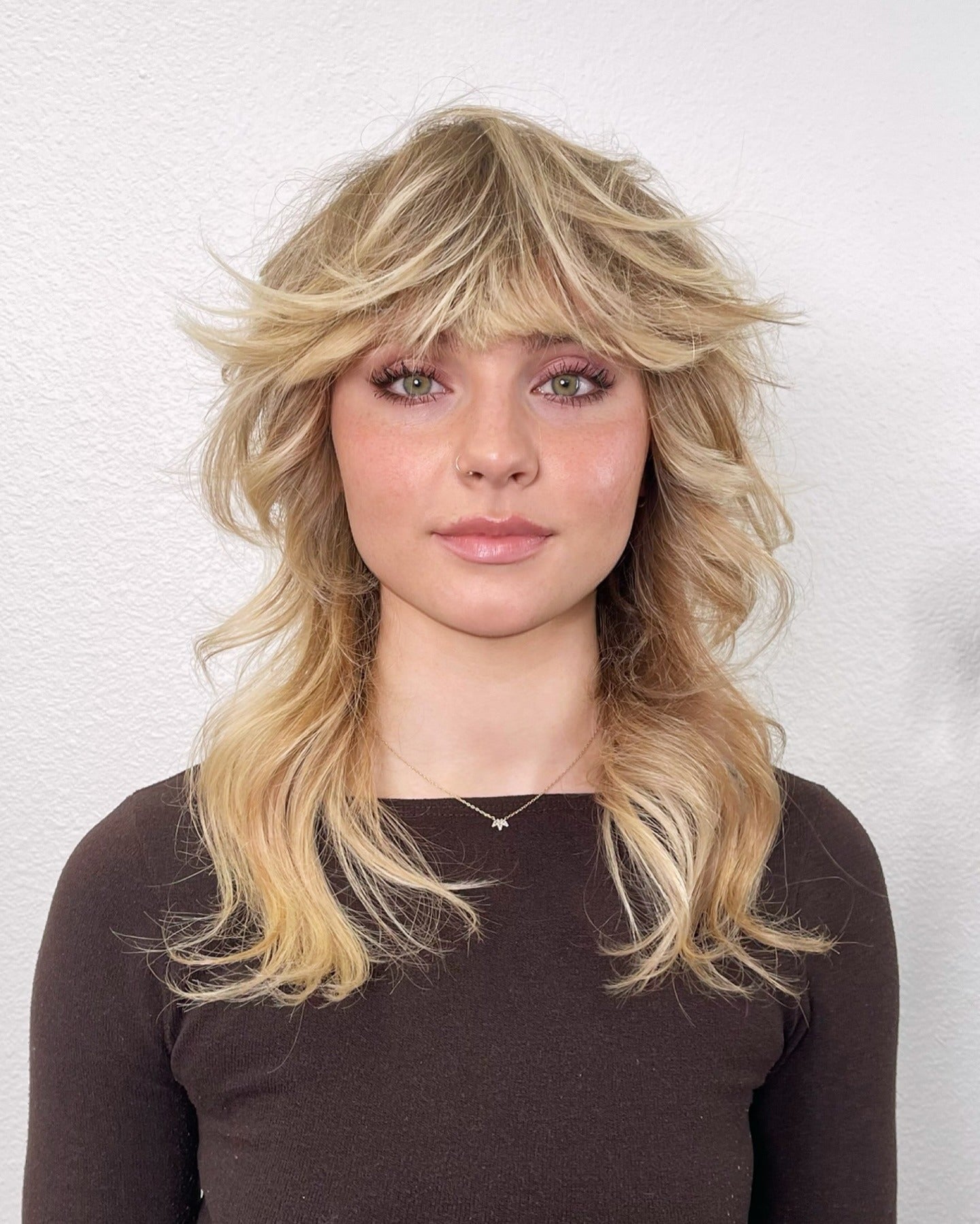15 Medium Layered Shag Cuts That Scream Cool and Carefree – CreativeBooster