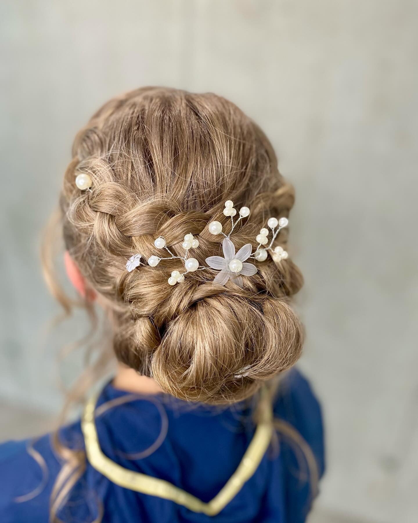 16 Dreamy Updo Hairstyles Guide 2026 – CreativeBooster