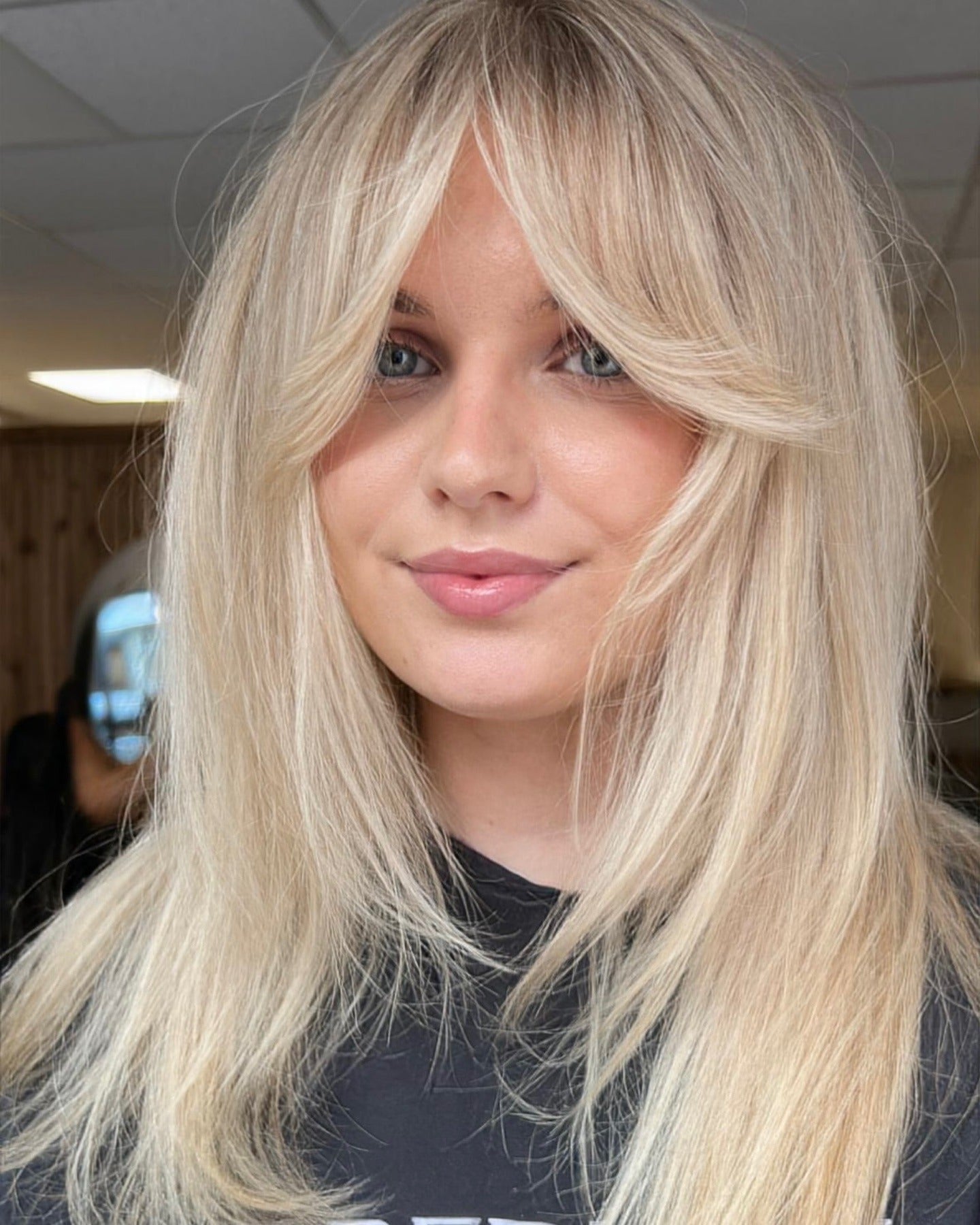 16 Curtain Bangs Hairstyles with Natural Flow – CreativeBooster