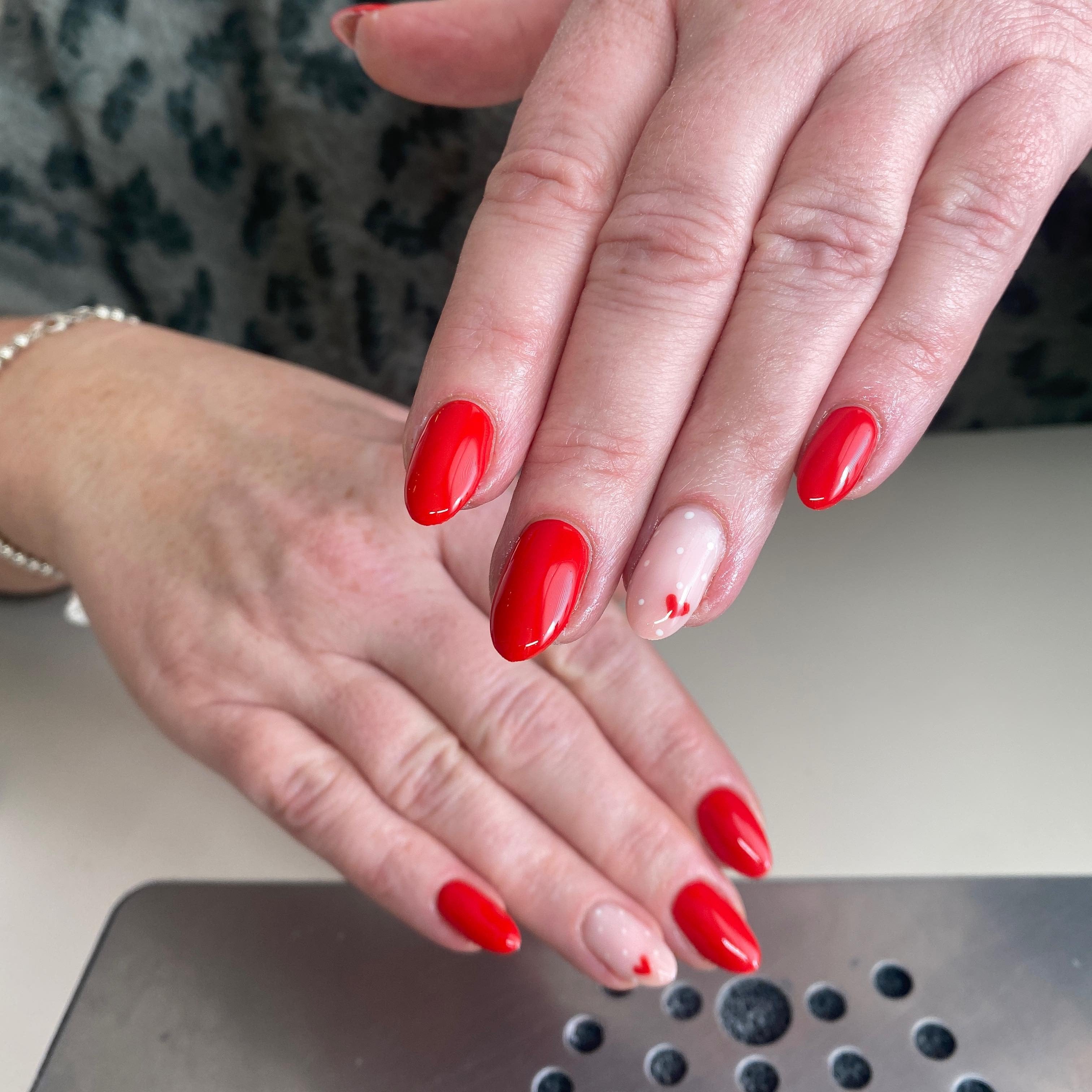 13 Cute Red Nail Ideas To Save ASAP – CreativeBooster