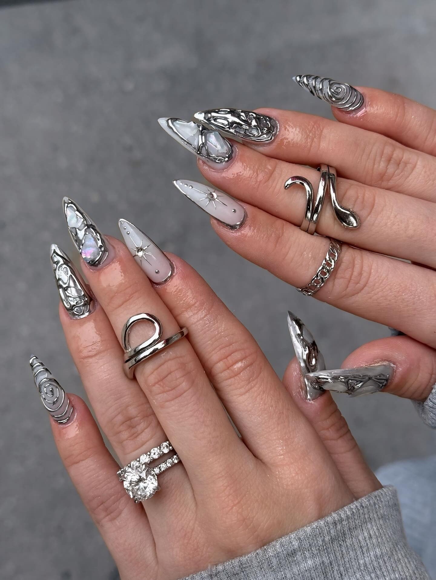 13 Must-Try Metallic Nail Ideas 2026 – CreativeBooster