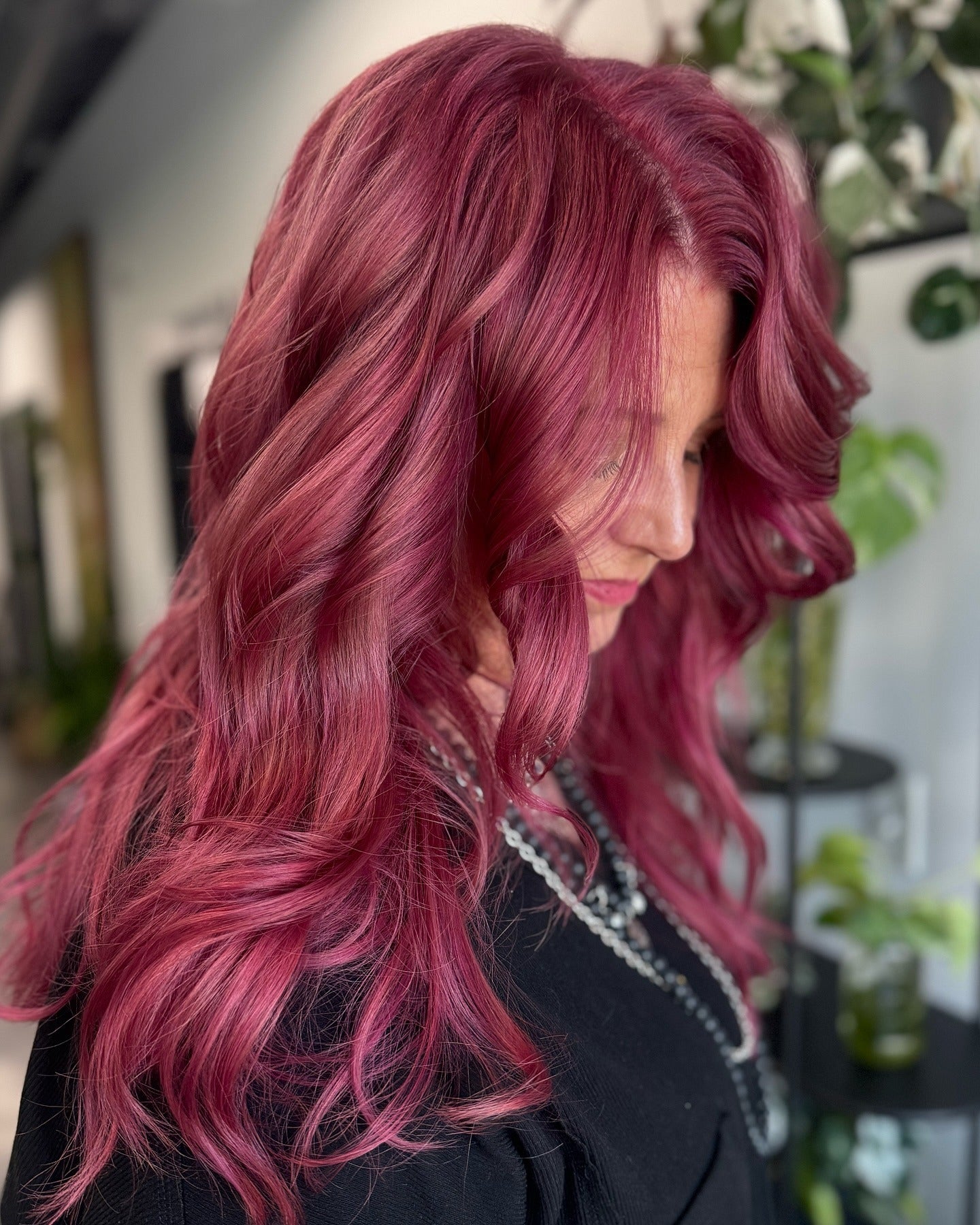 13 Sleek & Stylish Burgundy Hair Color for Modern Women – CreativeBooster