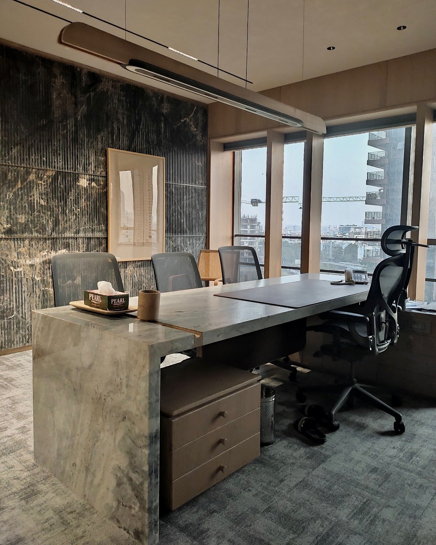 14 Corporate Office Ideas for Sleek Interiors – CreativeBooster