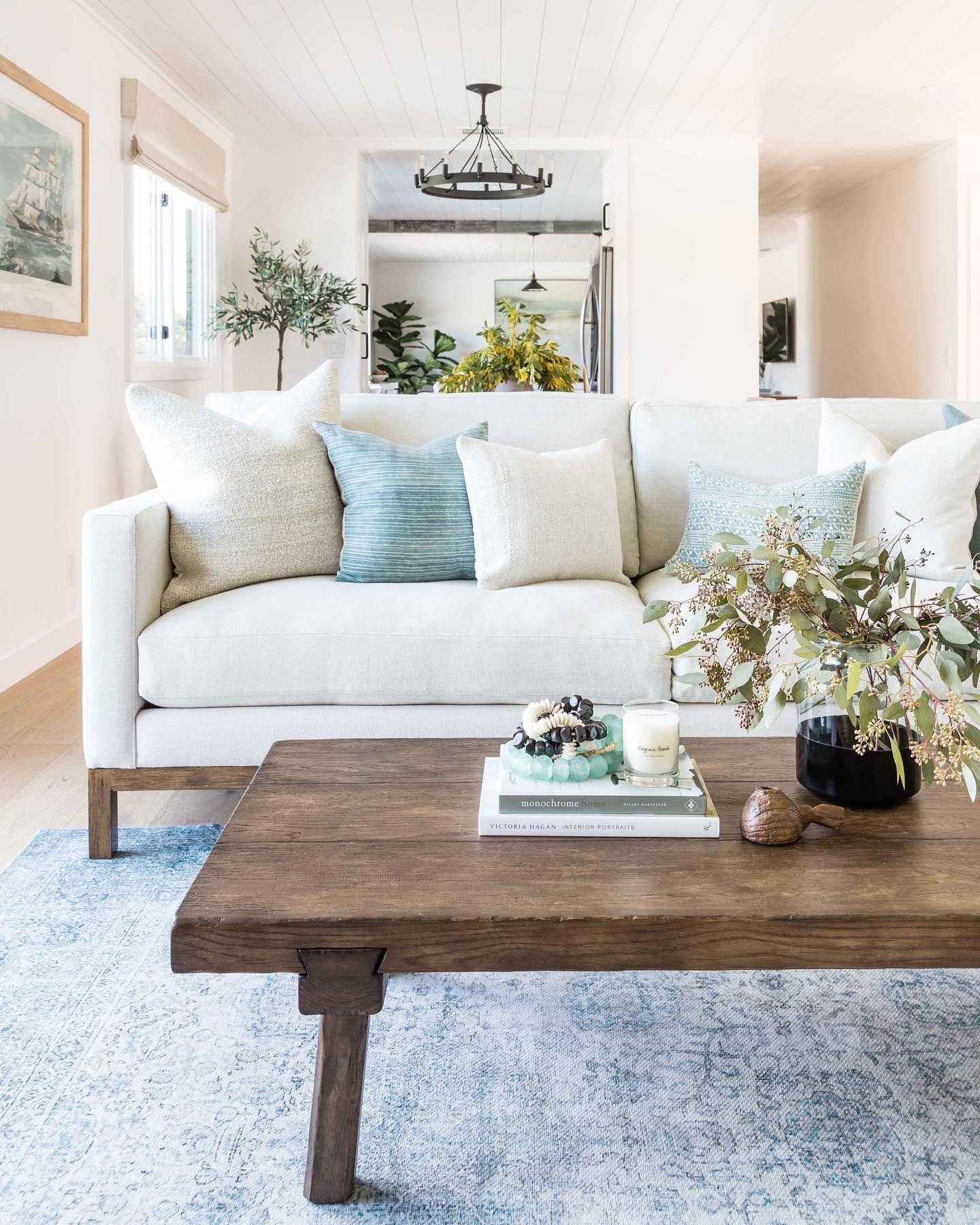 15 Best Living Room Table Ideas for Cozy Spaces 2026 – CreativeBooster