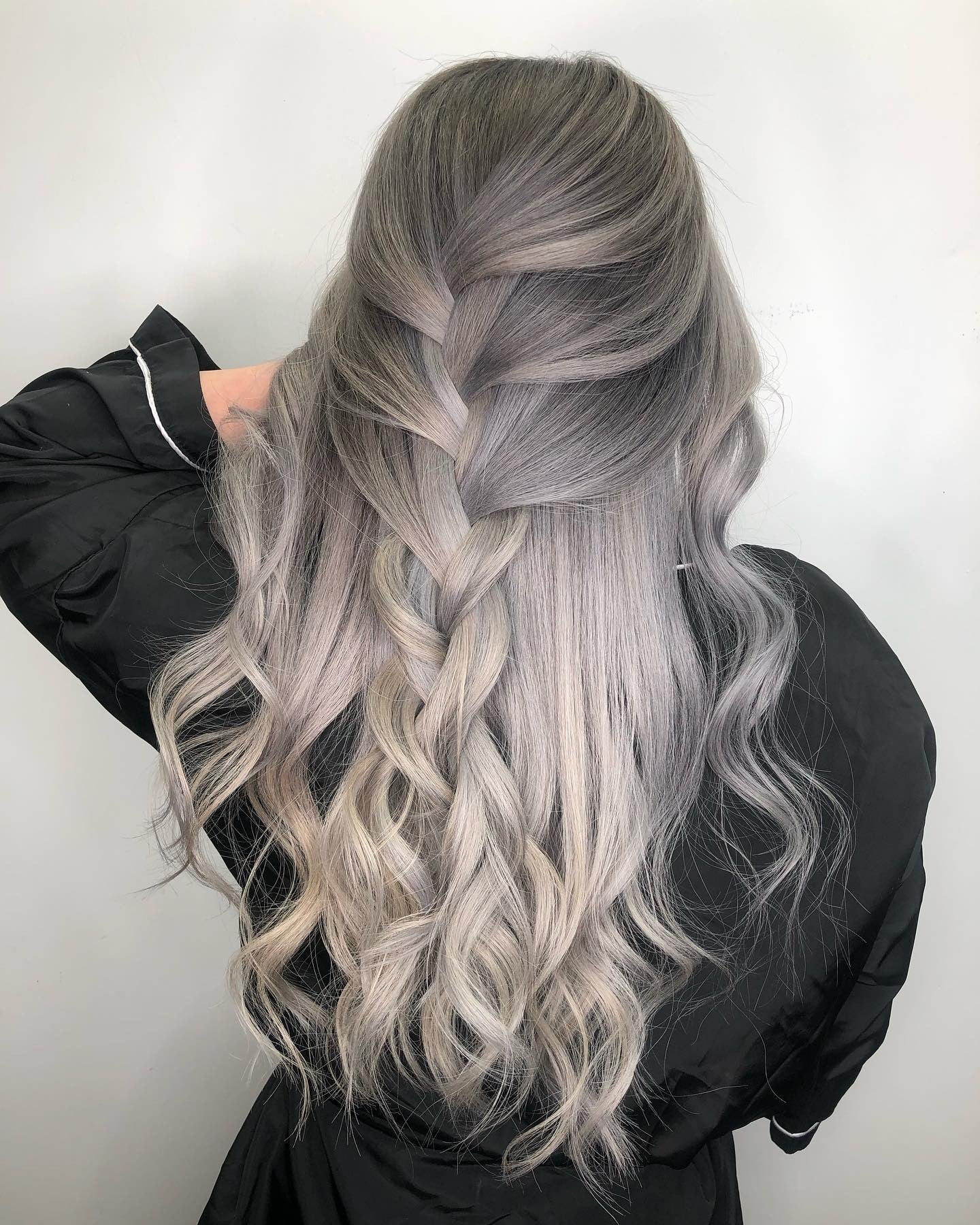 16 Stunning Ash Grey Hair Color Ideas You Need to Try – CreativeBooster