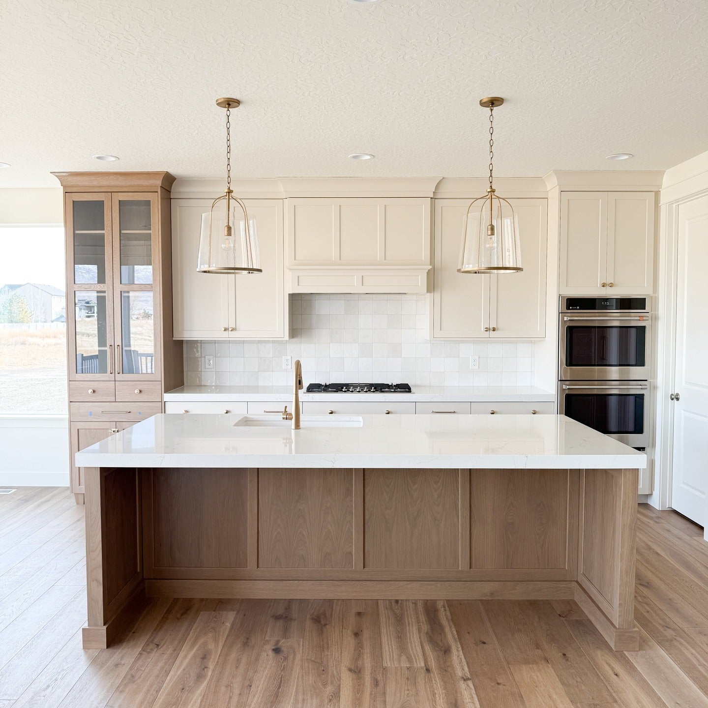 25 Timeless Garage Kitchen Ideas That Still Impress – CreativeBooster