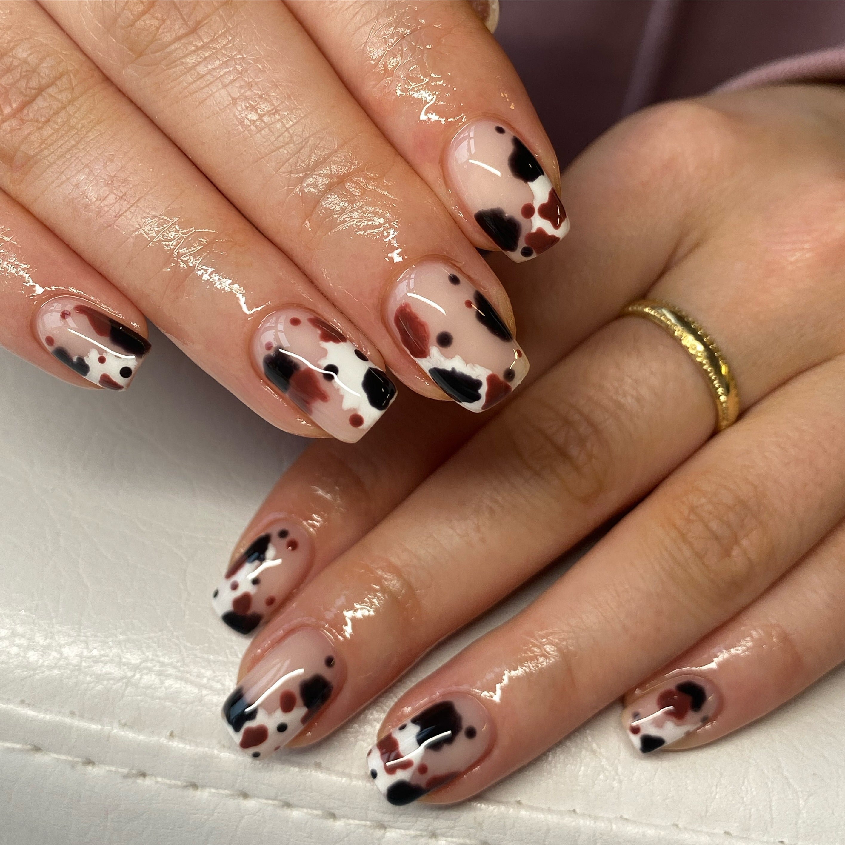 16 Chic Cow Nail Ideas 2026 – CreativeBooster