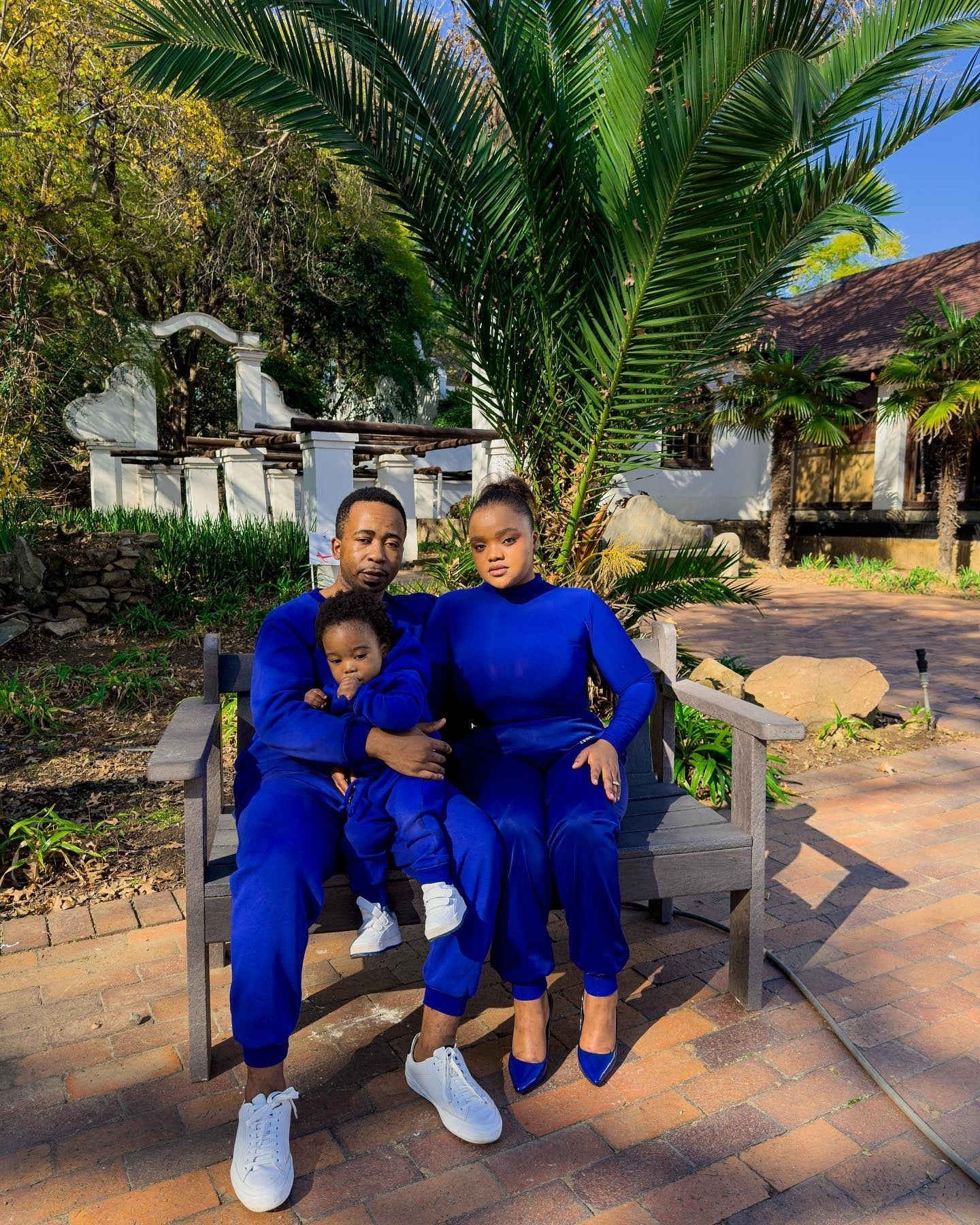 14 Modern Matching Family Outfits for Casual Days – CreativeBooster