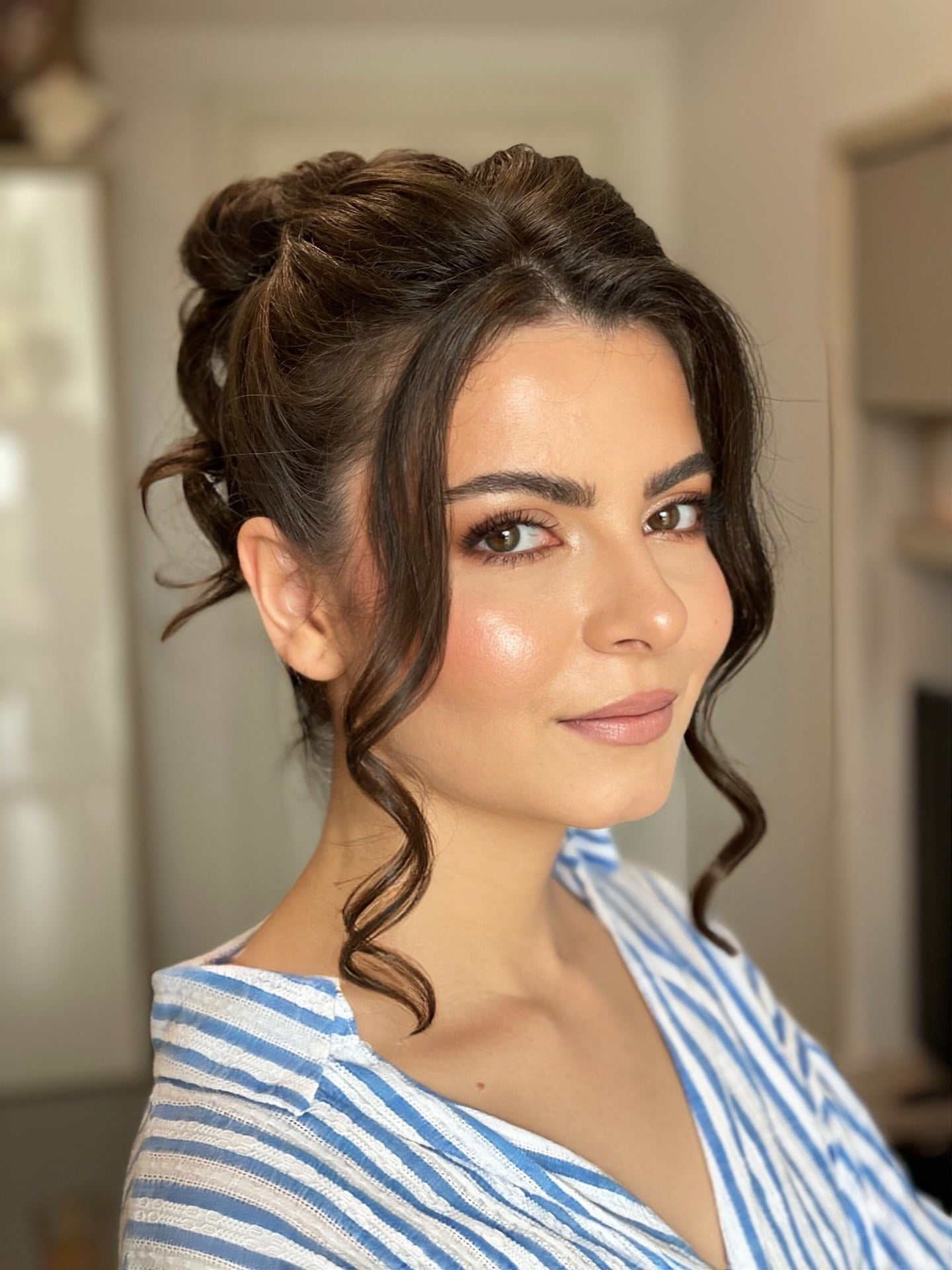 15 Bun Hairstyles That Always Impress – CreativeBooster