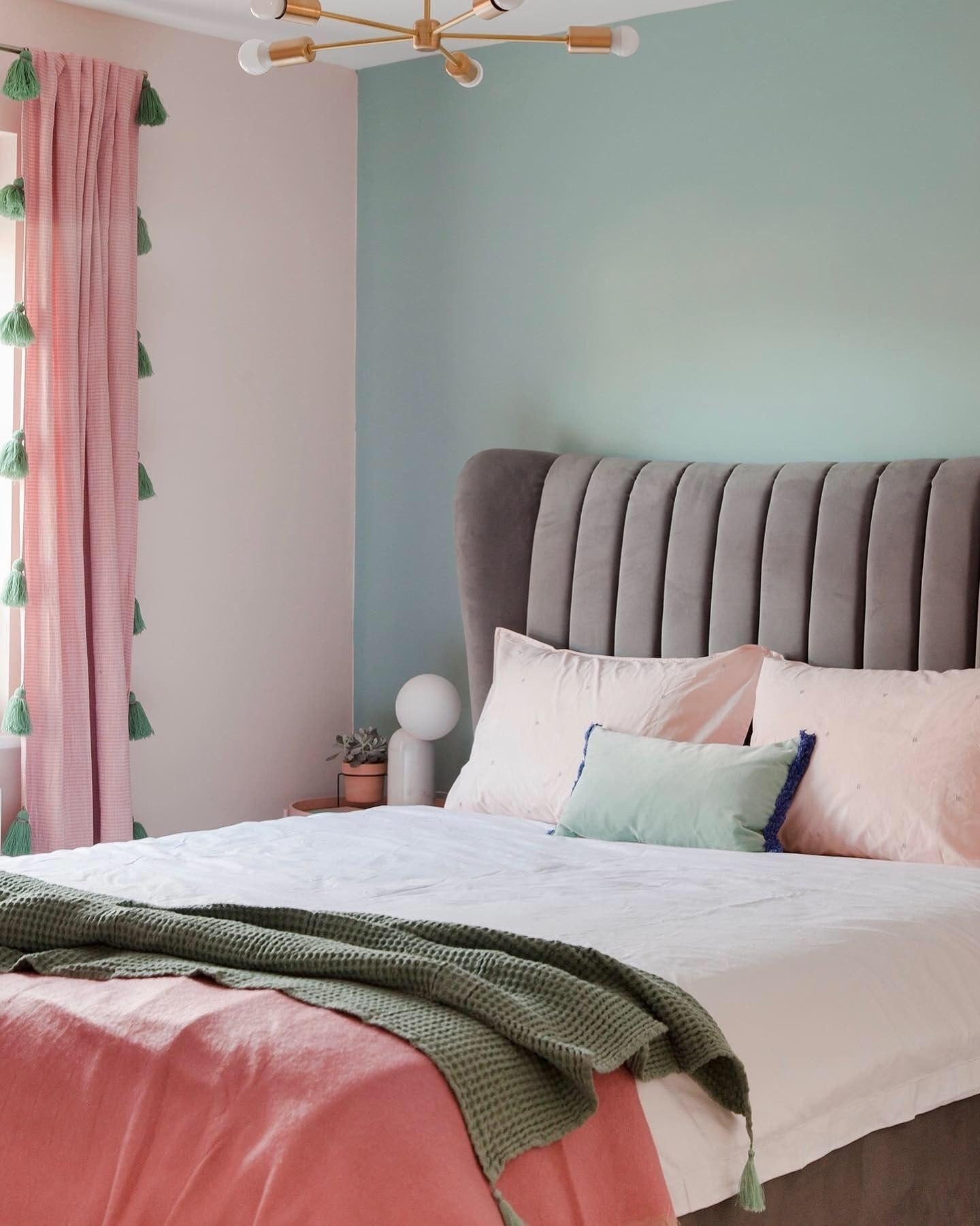 16 Soft + Stylish Pastel Bedroom Ideas to Inspire You – CreativeBooster