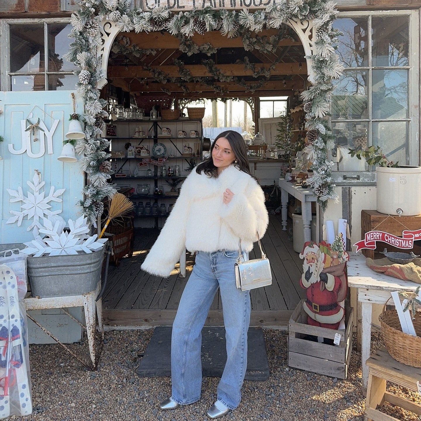 18 On-Trend Winter Outfits for 2025 Style – CreativeBooster