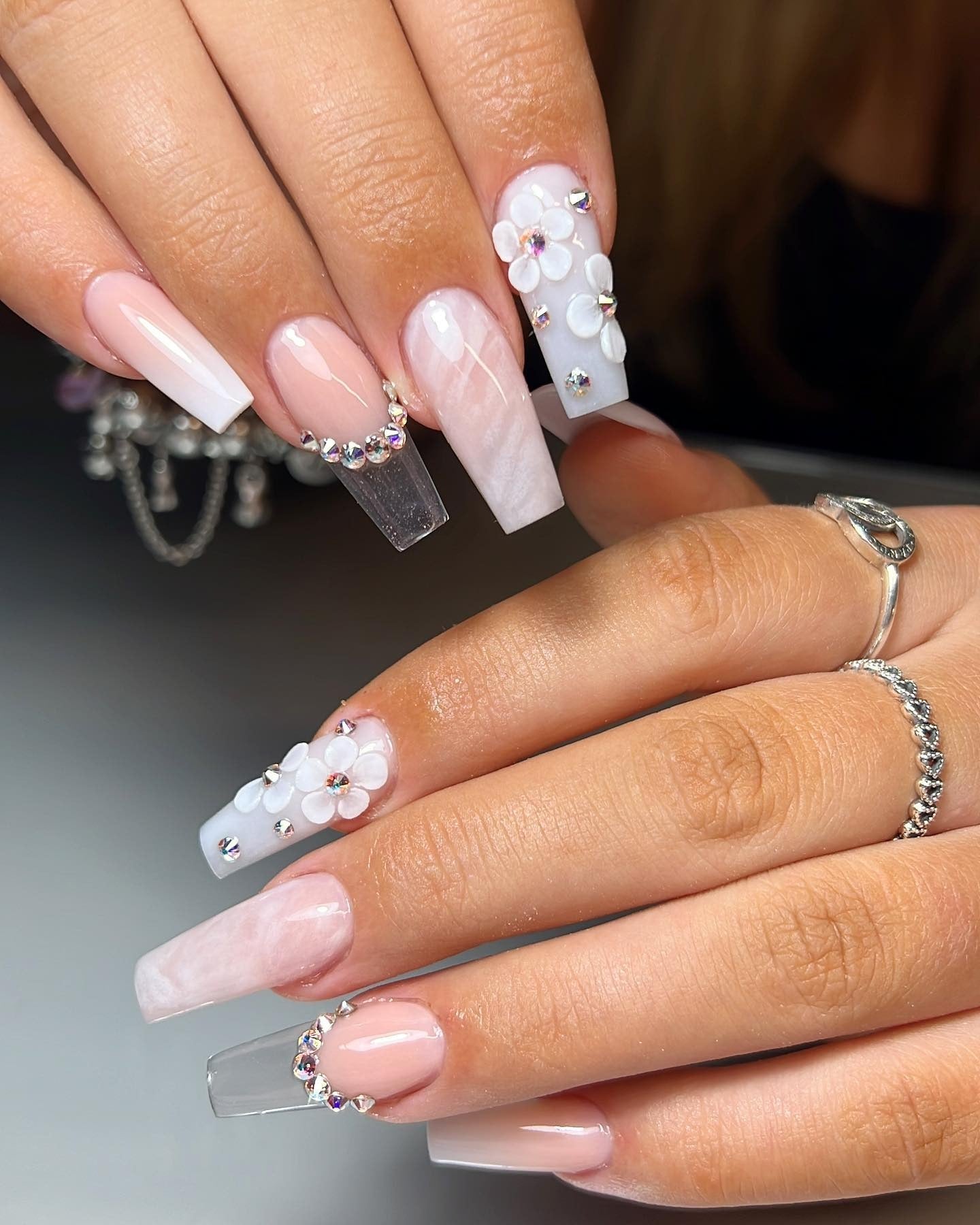 16 Glam Prom Nail Ideas 2026 – CreativeBooster