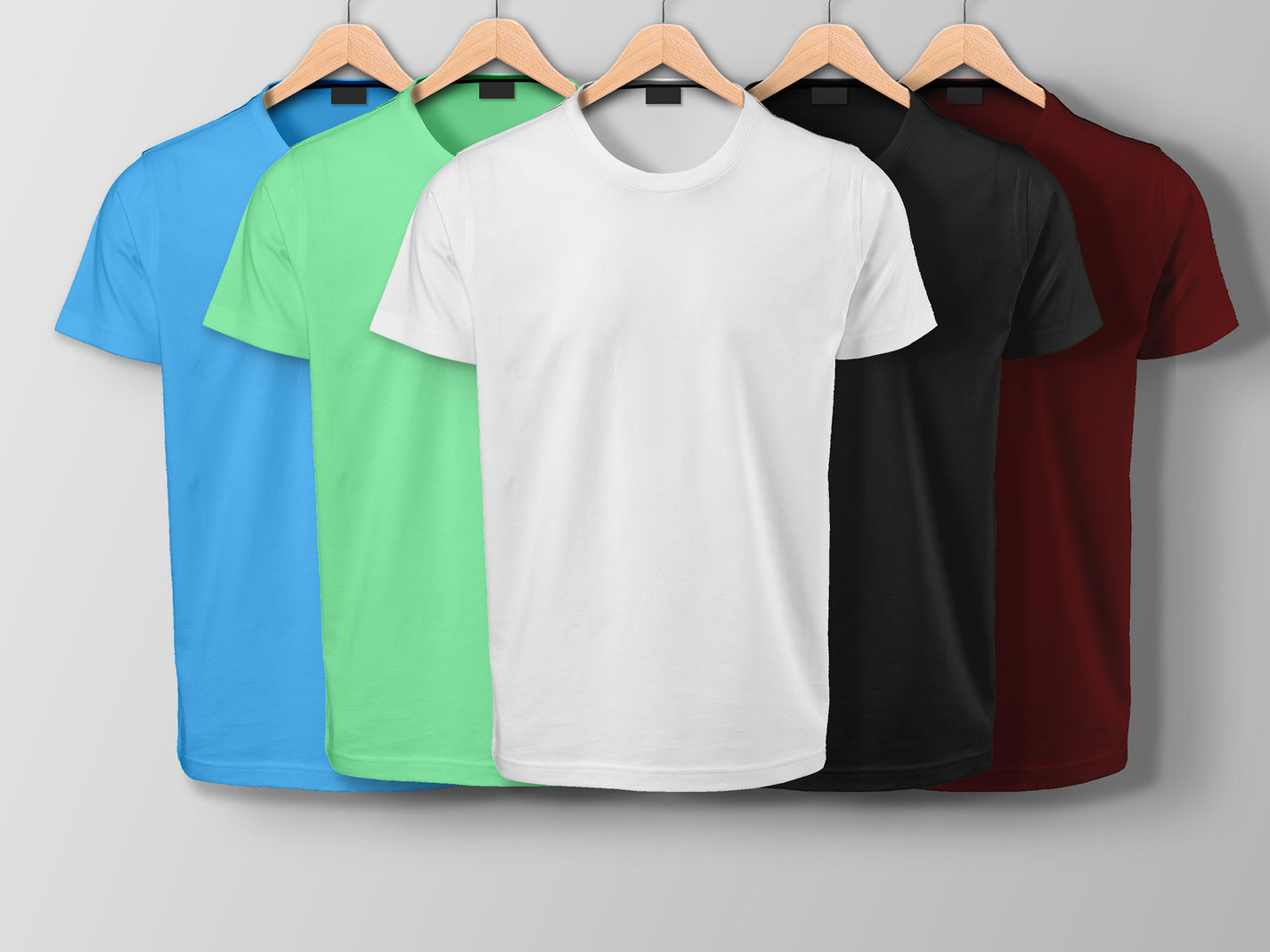 Free Realistic Fully Customizable T-Shirt Mockup – CreativeBooster